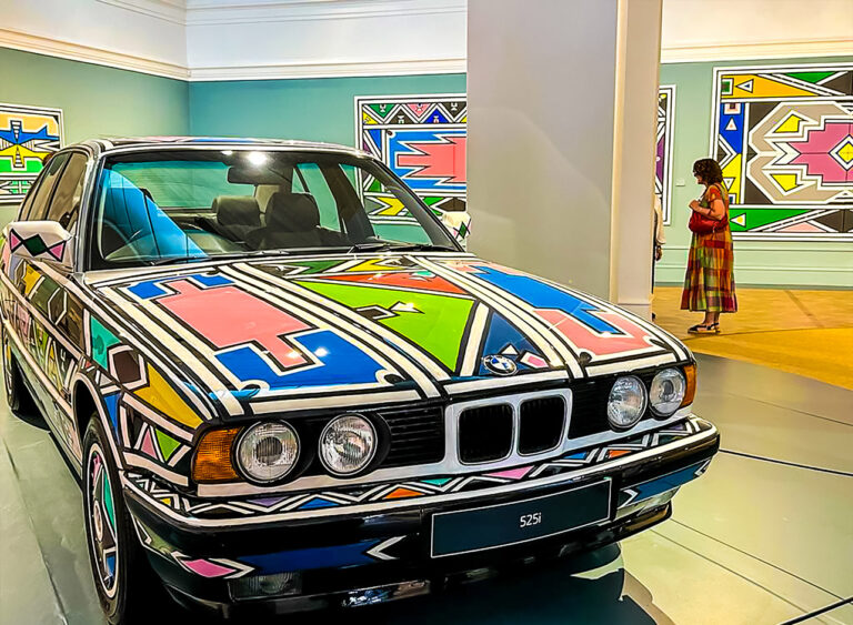 Esther Mahlangu: how the famous South African artist keeps her Ndebele ...